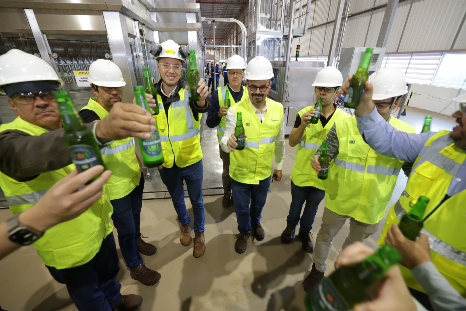 Governo de Minas acompanha chegada dos primeiros insumos à cervejaria ...